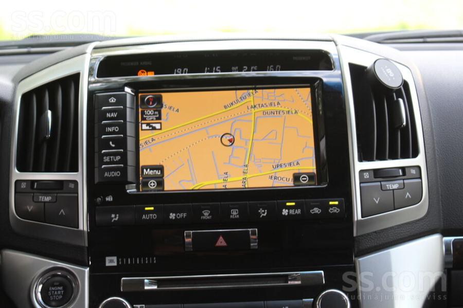 Melns Toyota Land Cruiser 2015 Rīga, ar dzinēja tilpumu 4.50 L un nobraukumu 213 tūkst. km par 46500 €, foto 26 vietnē AUTOMOTO.COM.LV