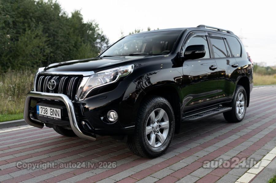 Melns Toyota Land Cruiser 2015 Tallina, ar dzinēja tilpumu 3.00 L un nobraukumu 210 tūkst. km par 27700 €, foto 1 vietnē AUTOMOTO.COM.LV
