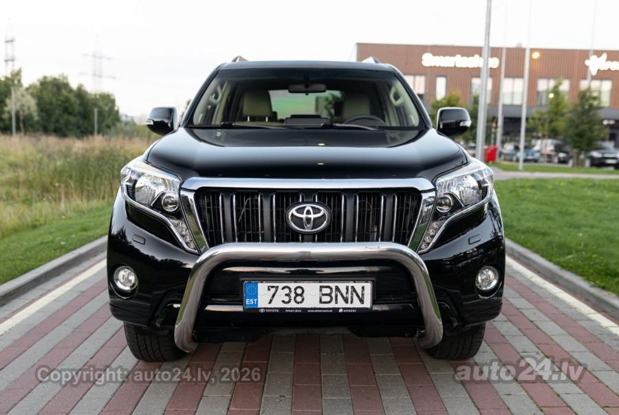 Melns Toyota Land Cruiser 2015 Tallina, ar dzinēja tilpumu 3.00 L un nobraukumu 210 tūkst. km par 27700 €, foto 4 vietnē AUTOMOTO.COM.LV