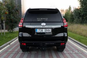 Melns Toyota Land Cruiser 2015 Tallina, ar dzinēja tilpumu 3.00 L un nobraukumu 210 tūkst. km par 27700 €, foto 7 vietnē AUTOMOTO.COM.LV