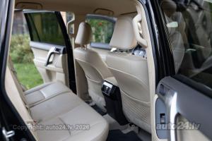 Melns Toyota Land Cruiser 2015 Tallina, ar dzinēja tilpumu 3.00 L un nobraukumu 210 tūkst. km par 27700 €, foto 11 vietnē AUTOMOTO.COM.LV