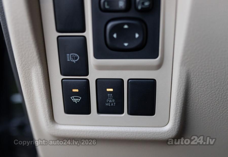 Melns Toyota Land Cruiser 2015 Tallina, ar dzinēja tilpumu 3.00 L un nobraukumu 210 tūkst. km par 27700 €, foto 22 vietnē AUTOMOTO.COM.LV