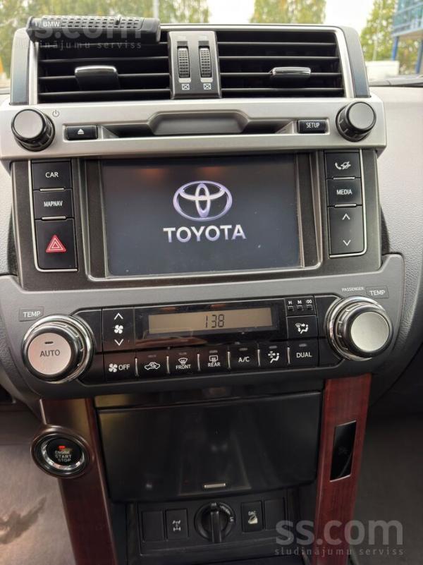 Toyota Land Cruiser 2015 in Riga on AUTOMOTO.COM.LV Black Toyota Land Cruiser 2015 in Riga, with an engine capacity of 3.00 L and mileage of 300 thousand km for 29500 €, photo 10 on AUTOMOTO.COM.LV