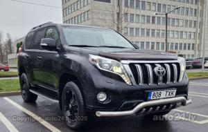 Melns Toyota Land Cruiser 2016 Tallina, ar dzinēja tilpumu 2.80 L un nobraukumu 188 tūkst. km par 31800 €, foto  vietnē AUTOMOTO.COM.LV