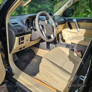 Melns Toyota Land Cruiser 2016 Tallina, ar dzinēja tilpumu 2.80 L un nobraukumu 295 tūkst. km par 28500 €, foto 8 vietnē AUTOMOTO.COM.LV