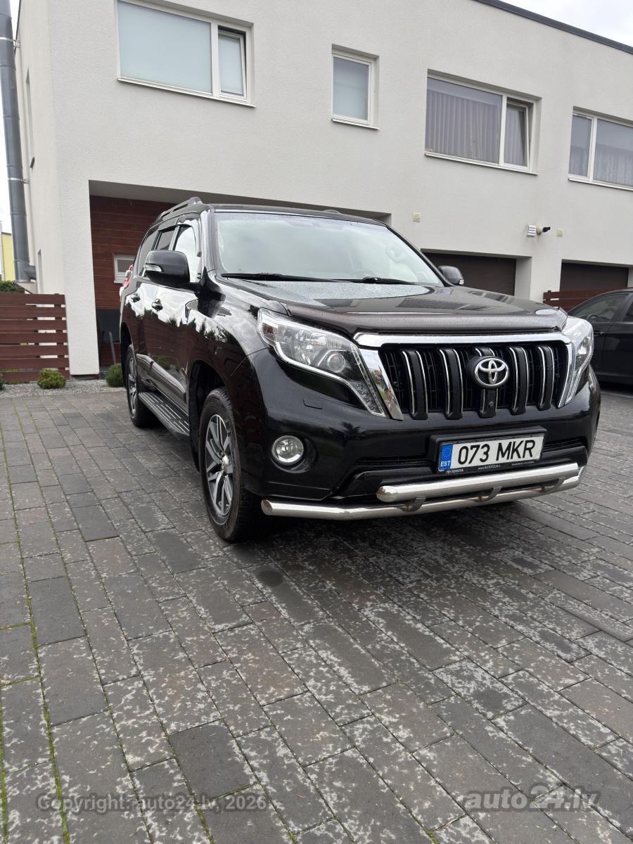 Black Toyota Land Cruiser 2016 in Tallinn, with an engine capacity of 2.80 L and mileage of 210 thousand km for 30000 €, photo 4 on AUTOMOTO.COM.LV