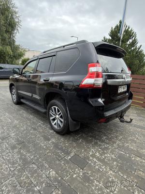 Black Toyota Land Cruiser 2016 in Tallinn, with an engine capacity of 2.80 L and mileage of 210 thousand km for 30000 €, photo 7 on AUTOMOTO.COM.LV