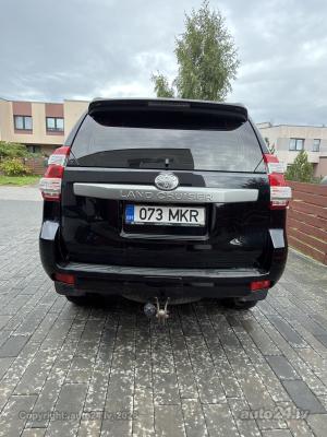 Black Toyota Land Cruiser 2016 in Tallinn, with an engine capacity of 2.80 L and mileage of 210 thousand km for 30000 €, photo 8 on AUTOMOTO.COM.LV