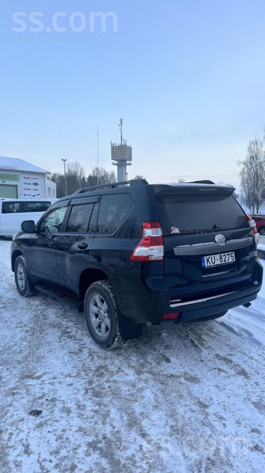 Melns Toyota Land Cruiser 2017 Rīga, ar dzinēja tilpumu 2.80 L un nobraukumu 185 tūkst. km par 28457 €, foto 2 vietnē AUTOMOTO.COM.LV