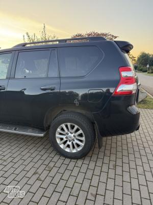 Melns Toyota Land Cruiser 2017 Viļņa, ar dzinēja tilpumu 2.80 L un nobraukumu 371 tūkst. km par 30000 €, foto 3 vietnē AUTOMOTO.COM.LV