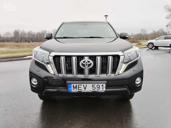 Melns Toyota Land Cruiser 2017 Šauļi, ar dzinēja tilpumu 2.80 L un nobraukumu 223 tūkst. km par 31000 €, foto 2 vietnē AUTOMOTO.COM.LV