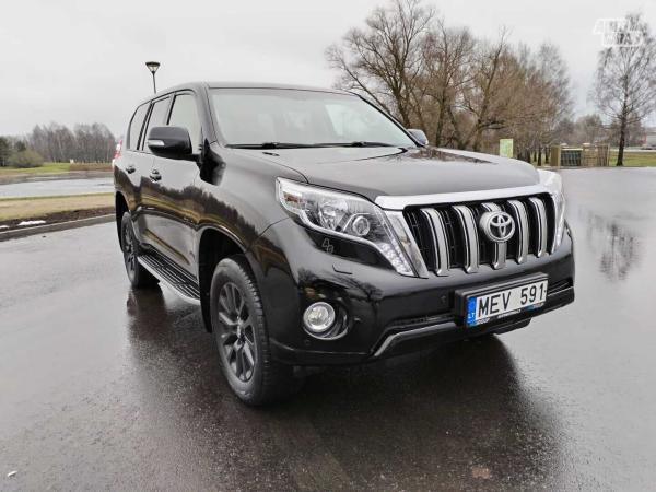 Melns Toyota Land Cruiser 2017 Šauļi, ar dzinēja tilpumu 2.80 L un nobraukumu 223 tūkst. km par 31000 €, foto 3 vietnē AUTOMOTO.COM.LV