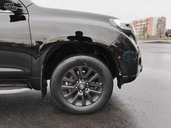 Melns Toyota Land Cruiser 2017 Šauļi, ar dzinēja tilpumu 2.80 L un nobraukumu 223 tūkst. km par 31000 €, foto 6 vietnē AUTOMOTO.COM.LV