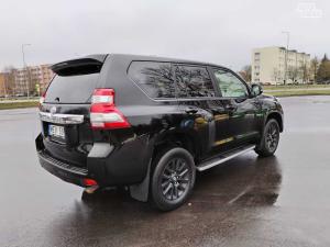 Melns Toyota Land Cruiser 2017 Šauļi, ar dzinēja tilpumu 2.80 L un nobraukumu 223 tūkst. km par 31000 €, foto 6 vietnē AUTOMOTO.COM.LV