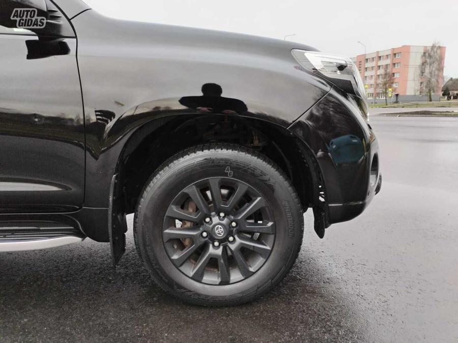 Melns Toyota Land Cruiser 2017 Šauļi, ar dzinēja tilpumu 2.80 L un nobraukumu 223 tūkst. km par 31000 €, foto 7 vietnē AUTOMOTO.COM.LV
