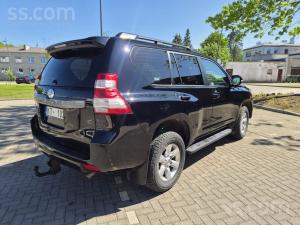 Melns Toyota Land Cruiser 2017 Rīga, ar dzinēja tilpumu 2.80 L un nobraukumu 246 tūkst. km par 33500 €, foto 6 vietnē AUTOMOTO.COM.LV