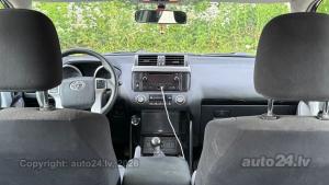 Melns Toyota Land Cruiser 2017 Saue, ar dzinēja tilpumu 2.80 L un nobraukumu 127 tūkst. km par 21500 €, foto 6 vietnē AUTOMOTO.COM.LV