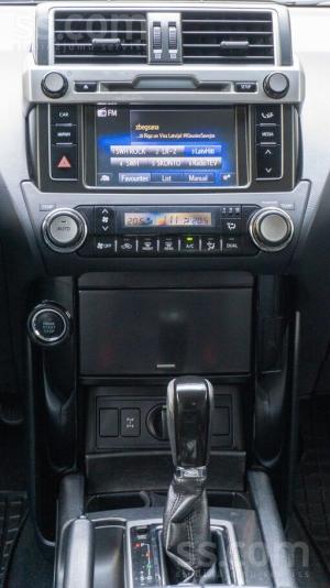 Black Toyota Land Cruiser 2017 in Riga, with an engine capacity of 2.80 L and mileage of 246 thousand km for 32190 €, photo 14 on AUTOMOTO.COM.LV