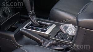 Black Toyota Land Cruiser 2017 in Riga, with an engine capacity of 2.80 L and mileage of 246 thousand km for 32190 €, photo 16 on AUTOMOTO.COM.LV