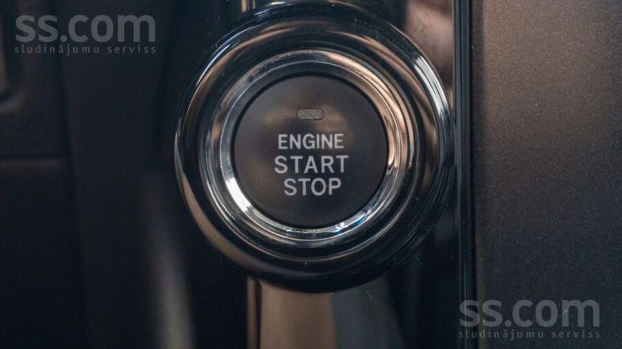 Black Toyota Land Cruiser 2017 in Riga, with an engine capacity of 2.80 L and mileage of 246 thousand km for 32190 €, photo 19 on AUTOMOTO.COM.LV