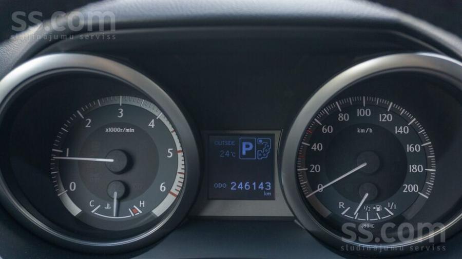 Black Toyota Land Cruiser 2017 in Riga, with an engine capacity of 2.80 L and mileage of 246 thousand km for 32190 €, photo 28 on AUTOMOTO.COM.LV