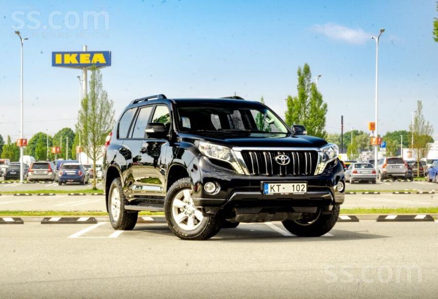 Melns Toyota Land Cruiser 2017 Rīga, ar dzinēja tilpumu 2.80 L un nobraukumu 246 tūkst. km par 32190 €, foto 3 vietnē AUTOMOTO.COM.LV
