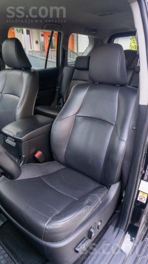 Melns Toyota Land Cruiser 2017 Rīga, ar dzinēja tilpumu 2.80 L un nobraukumu 246 tūkst. km par 32190 €, foto 31 vietnē AUTOMOTO.COM.LV