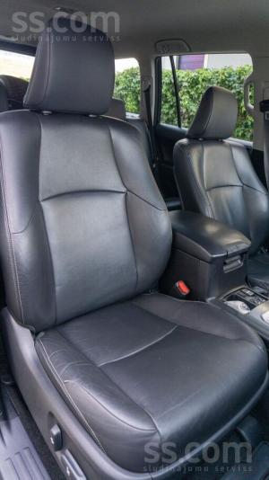 Melns Toyota Land Cruiser 2017 Rīga, ar dzinēja tilpumu 2.80 L un nobraukumu 246 tūkst. km par 32190 €, foto 32 vietnē AUTOMOTO.COM.LV
