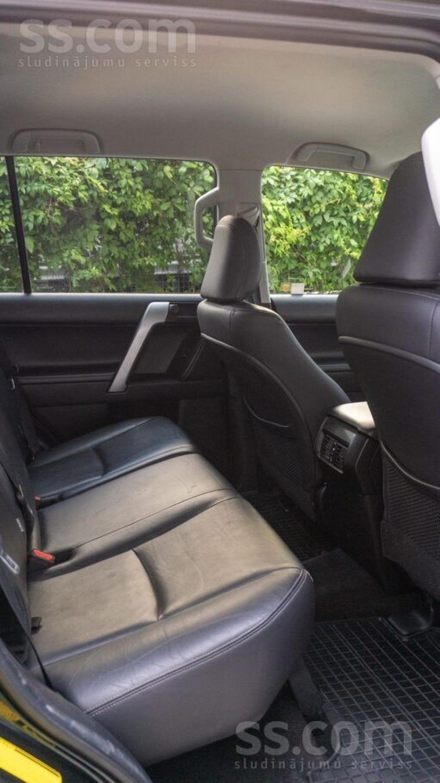 Melns Toyota Land Cruiser 2017 Rīga, ar dzinēja tilpumu 2.80 L un nobraukumu 246 tūkst. km par 32190 €, foto 33 vietnē AUTOMOTO.COM.LV