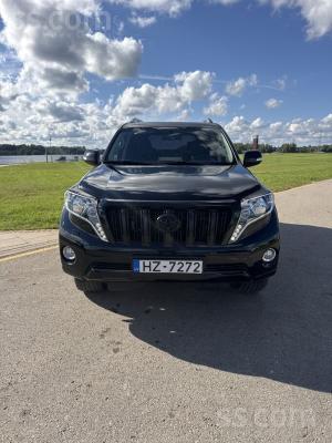 Black Toyota Land Cruiser 2017 in Ogre, with an engine capacity of 2.80 L and mileage of 204 thousand km for 33000 €, photo 3 on AUTOMOTO.COM.LV