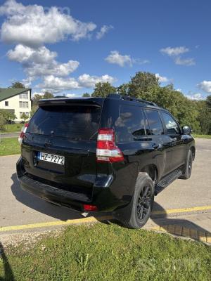 Black Toyota Land Cruiser 2017 in Ogre, with an engine capacity of 2.80 L and mileage of 204 thousand km for 33000 €, photo 6 on AUTOMOTO.COM.LV