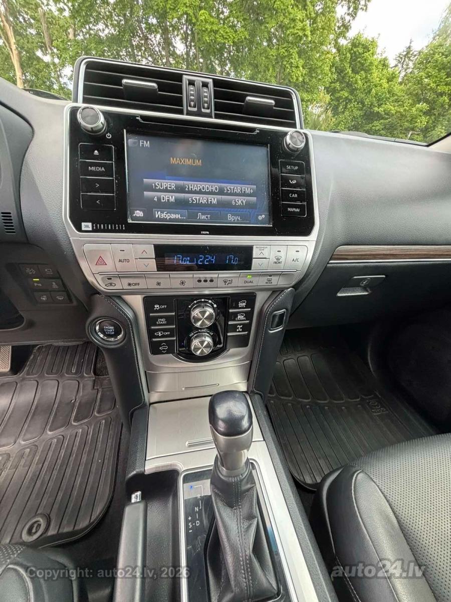 Black Toyota Land Cruiser 2018 in Tallinn, with an engine capacity of 2.80 L and mileage of 154 thousand km for 42000 €, photo 6 on AUTOMOTO.COM.LV