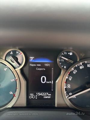 Black Toyota Land Cruiser 2018 in Tallinn, with an engine capacity of 2.80 L and mileage of 154 thousand km for 42000 €, photo 7 on AUTOMOTO.COM.LV