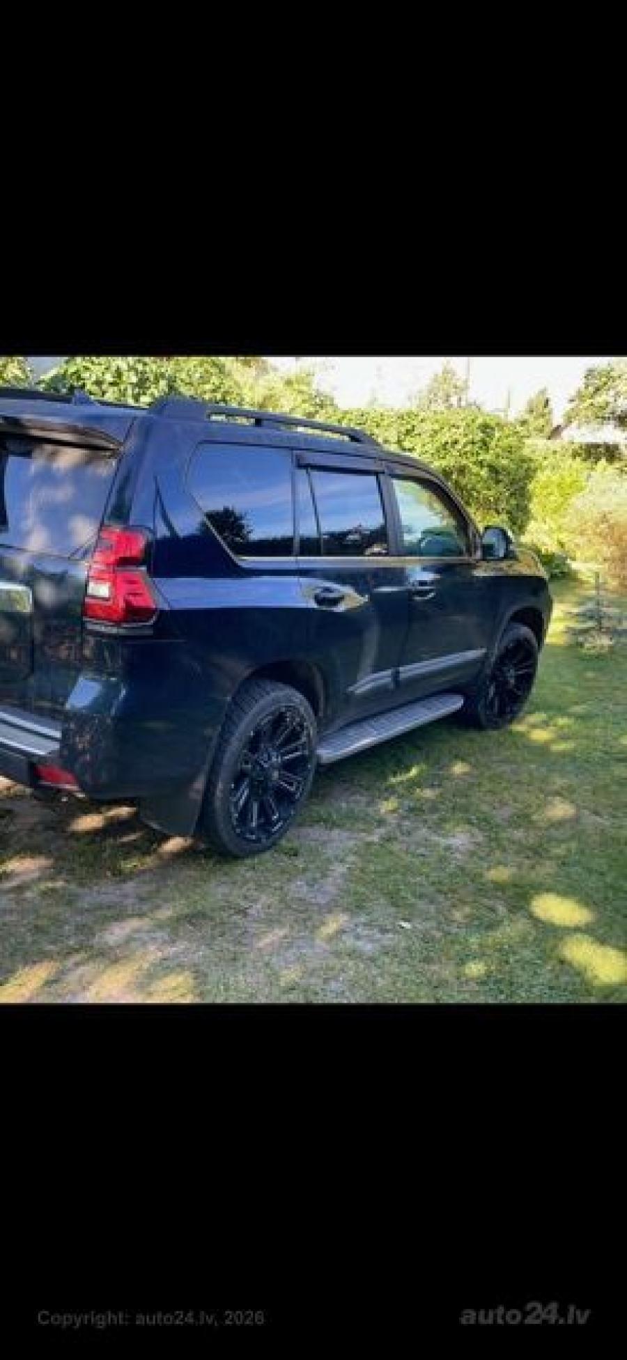 Melns Toyota Land Cruiser 2018 Pērnava, ar dzinēja tilpumu 2.80 L un nobraukumu 220 tūkst. km par 42500 €, foto 4 vietnē AUTOMOTO.COM.LV