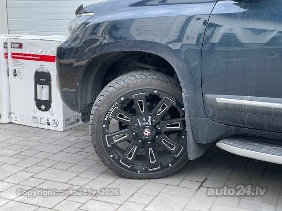 Melns Toyota Land Cruiser 2018 Pērnava, ar dzinēja tilpumu 2.80 L un nobraukumu 220 tūkst. km par 42500 €, foto 6 vietnē AUTOMOTO.COM.LV