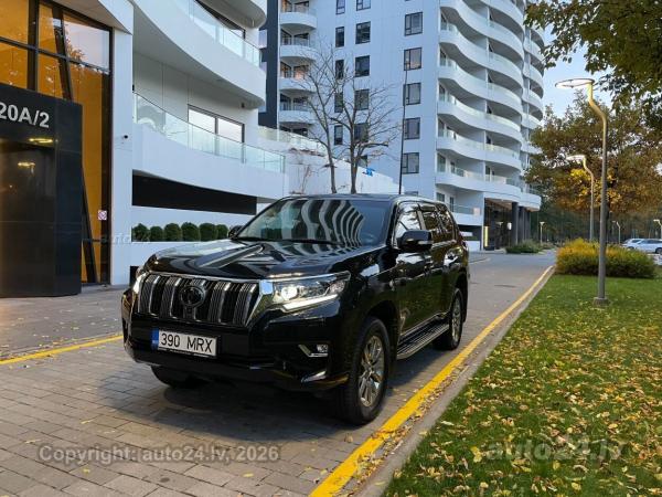 Black Toyota Land Cruiser 2018 in Tallinn, with an engine capacity of 2.80 L and mileage of 165 thousand km for 41900 €, photo 2 on AUTOMOTO.COM.LV