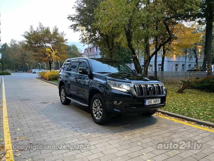 Black Toyota Land Cruiser 2018 in Tallinn, with an engine capacity of 2.80 L and mileage of 165 thousand km for 41900 €, photo 4 on AUTOMOTO.COM.LV