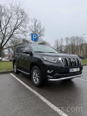 Melns Toyota Land Cruiser 2018 Rīga, ar dzinēja tilpumu 3.00 L un nobraukumu 190 tūkst. km par 43500 €, foto 3 vietnē AUTOMOTO.COM.LV