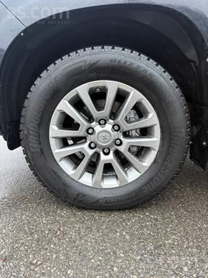 Melns Toyota Land Cruiser 2018 Rīga, ar dzinēja tilpumu 3.00 L un nobraukumu 190 tūkst. km par 43500 €, foto 6 vietnē AUTOMOTO.COM.LV