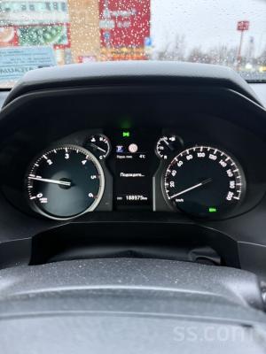 Melns Toyota Land Cruiser 2018 Rīga, ar dzinēja tilpumu 3.00 L un nobraukumu 190 tūkst. km par 43500 €, foto 8 vietnē AUTOMOTO.COM.LV