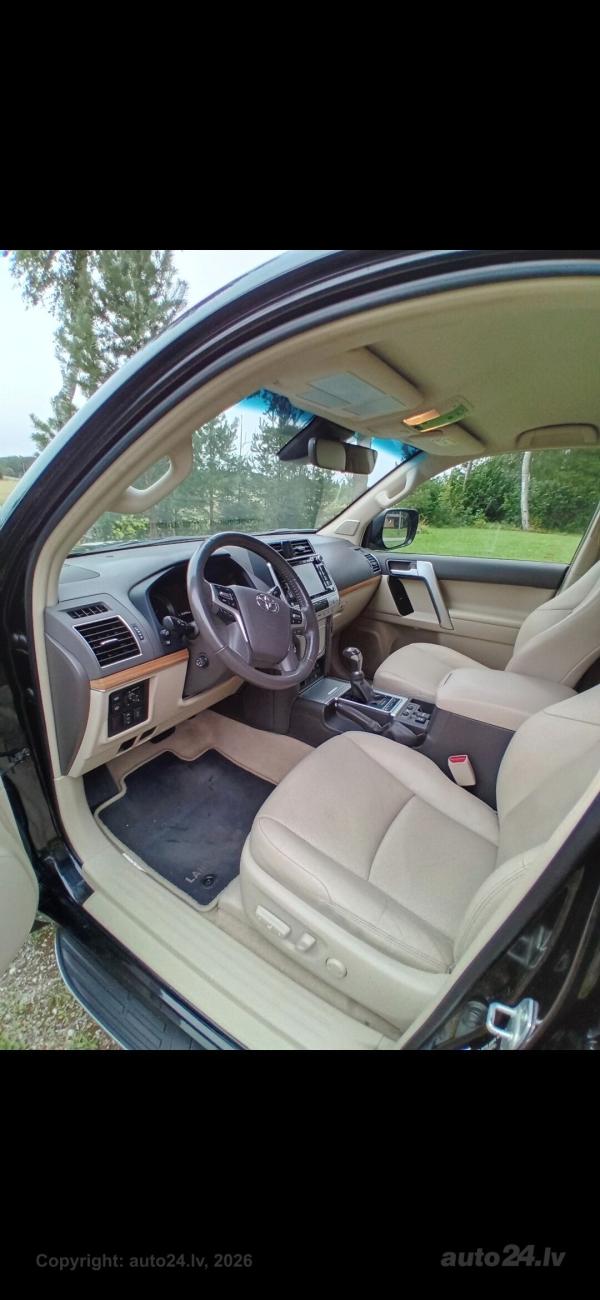 Black Toyota Land Cruiser 2018 in Tallinn, with an engine capacity of 2.80 L and mileage of 235 thousand km for 36000 €, photo 9 on AUTOMOTO.COM.LV