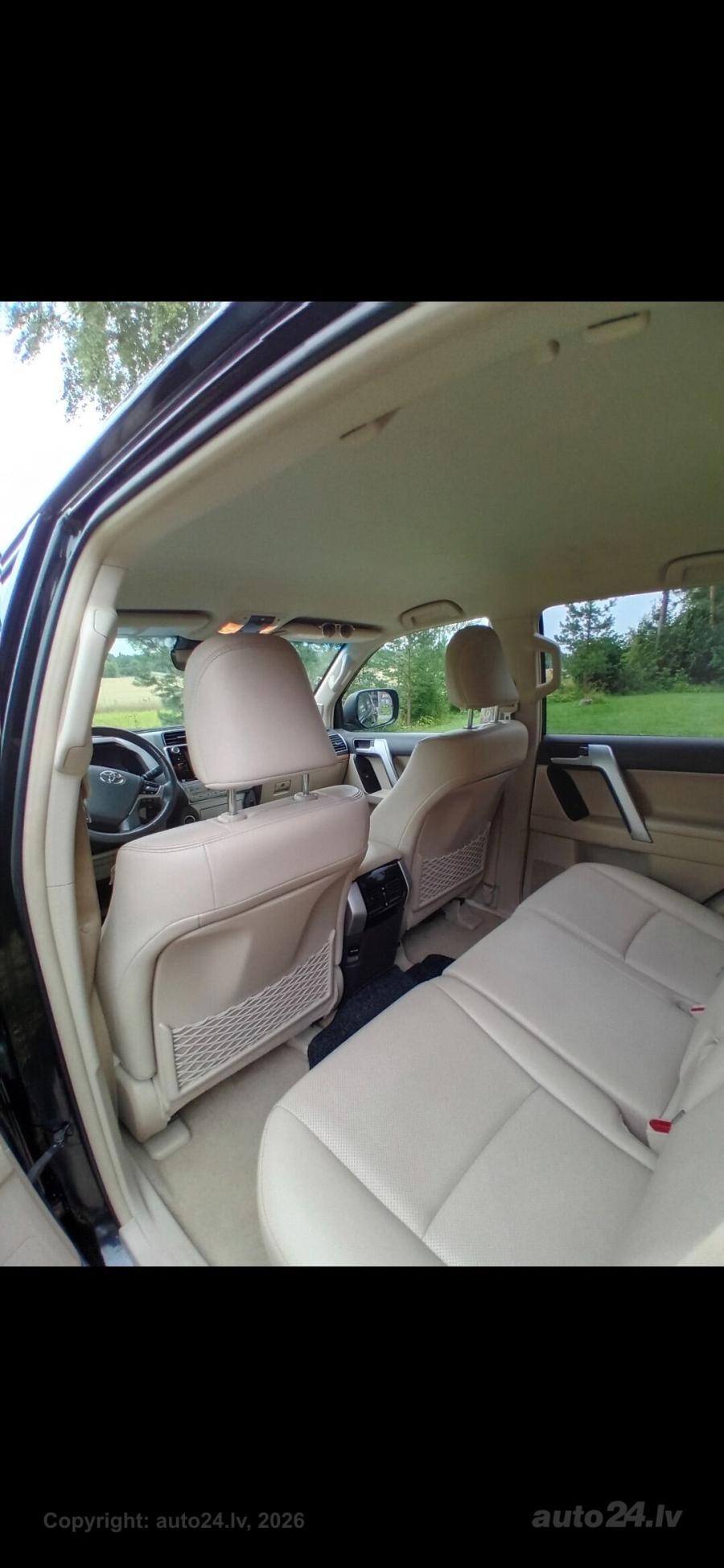 Black Toyota Land Cruiser 2018 in Tallinn, with an engine capacity of 2.80 L and mileage of 235 thousand km for 36000 €, photo 10 on AUTOMOTO.COM.LV
