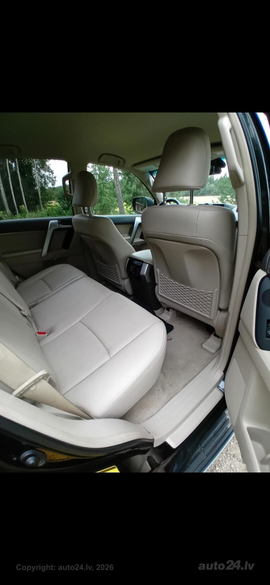 Black Toyota Land Cruiser 2018 in Tallinn, with an engine capacity of 2.80 L and mileage of 235 thousand km for 36000 €, photo 18 on AUTOMOTO.COM.LV