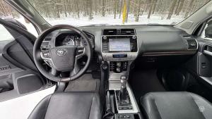 Black Toyota Land Cruiser 2019 in Taurage, with an engine capacity of 2.76 L and mileage of 285 thousand km for 32500 €, photo 9 on AUTOMOTO.COM.LV
