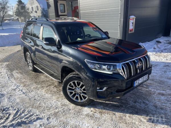 Black Toyota Land Cruiser 2019 in Riga, with an engine capacity of 2.80 L and mileage of 135 thousand km for 43200 €, photo 2 on AUTOMOTO.COM.LV