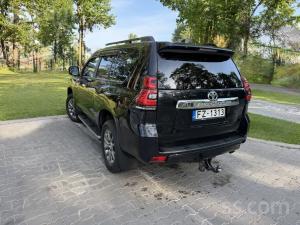 Melns Toyota Land Cruiser 2019 Rīga, ar dzinēja tilpumu 2.80 L un nobraukumu 136 tūkst. km par 37000 €, foto 5 vietnē AUTOMOTO.COM.LV