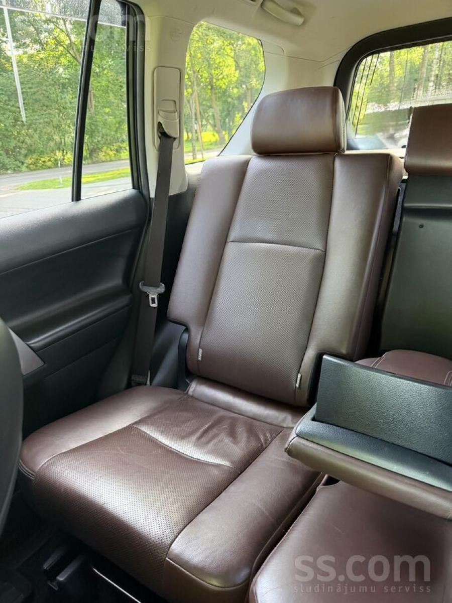 Melns Toyota Land Cruiser 2019 Rīga, ar dzinēja tilpumu 2.80 L un nobraukumu 136 tūkst. km par 37000 €, foto 7 vietnē AUTOMOTO.COM.LV