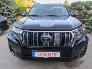 Black Toyota Land Cruiser 2019 in Marijampole, with an engine capacity of 2.76 L and mileage of 169 thousand km for 35900 €, photo 4 on AUTOMOTO.COM.LV