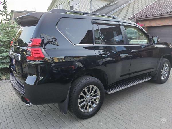 Melns Toyota Land Cruiser 2019 Marijampole, ar dzinēja tilpumu 2.76 L un nobraukumu 169 tūkst. km par 35900 €, foto 5 vietnē AUTOMOTO.COM.LV