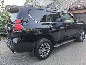 Black Toyota Land Cruiser 2019 in Marijampole, with an engine capacity of 2.76 L and mileage of 169 thousand km for 35900 €, photo 6 on AUTOMOTO.COM.LV